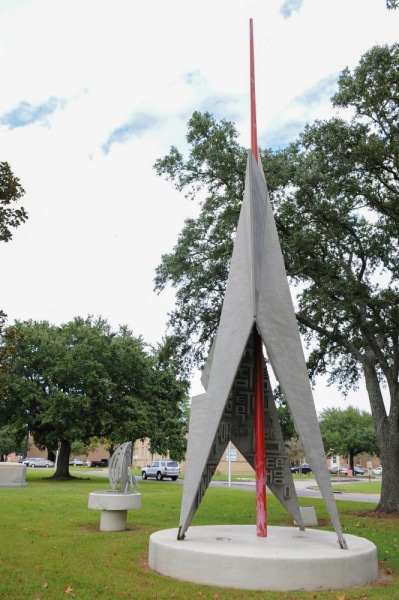 The Red Stick Sculpture, Baton Rouge | Explorow.com